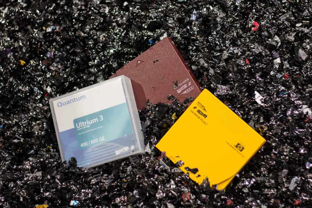 Data tapes vernietigen, overschrijven of magnetisch wissen?